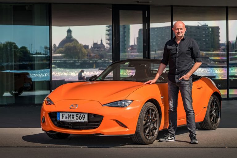 Mazda-Designer aus zwei Generationen